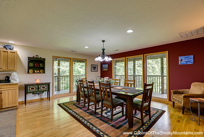 Pigeon Forge Cabin - LeConte Grandview - 6 Bedroom - Sleeps 12